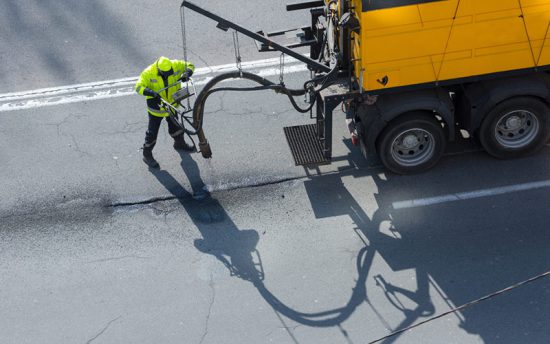 قیر چیست؟(معرفی 5 نوع قیر + کاربردهای قیر) 23 مهر 1404